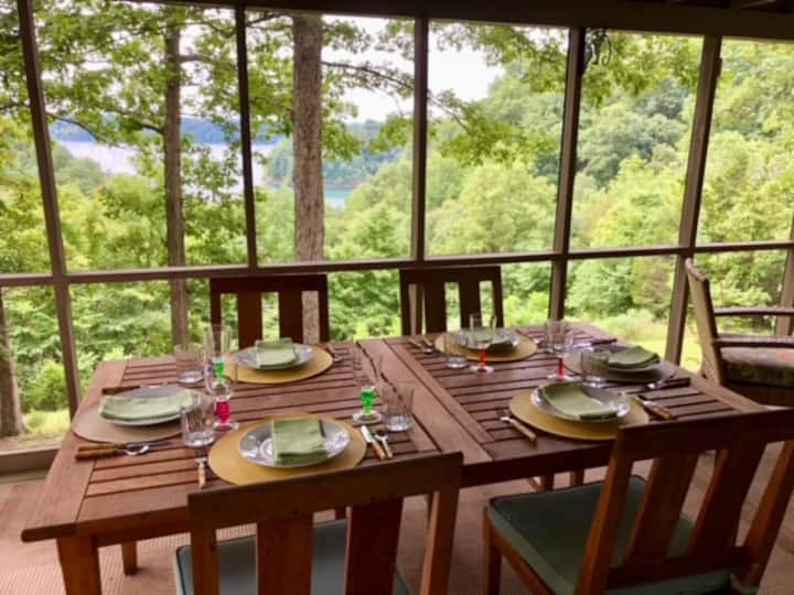 Views To Die For And Porches Galore - Lake Cumberland State Resort Park, Jamestown