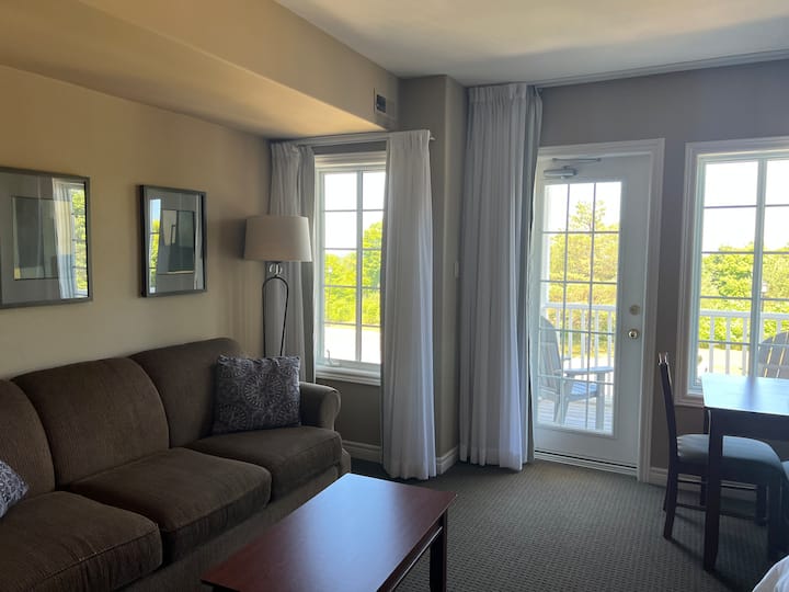 Carriage Studio Retreat - Horseshoe Valley