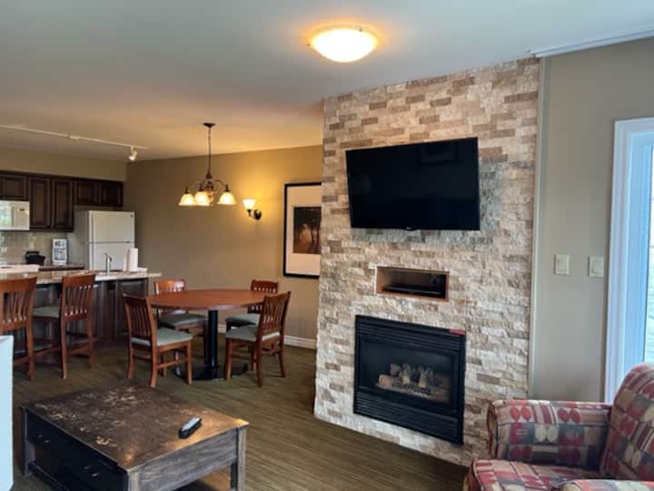 Carriage Country Club Home Away From Home - Horseshoe Valley, ON