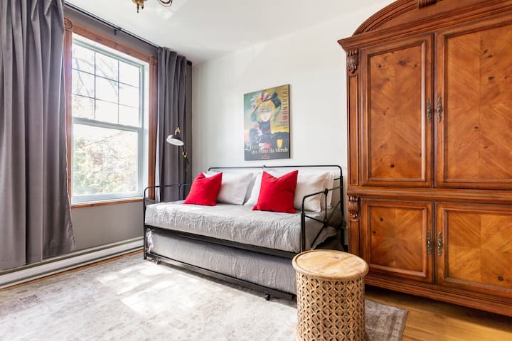 Cozy Studio W/ Cachet In City Center Near Metro - Montreal