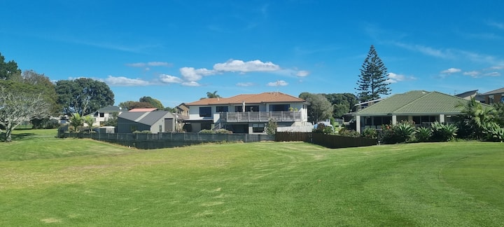The Golfers Beach Apartment - Tauranga