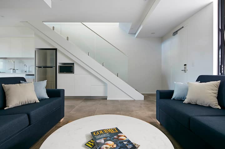 Amlple Space 4 Bedroom Apt 2 Bathroom + Balcony - Bondi Beach