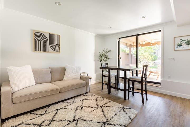 Chic 1bd/1ba Getaway With Patio & Backyard - Daly City, CA