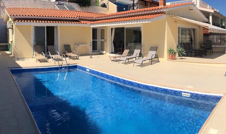 Peyia Palm Villa - Cyprus