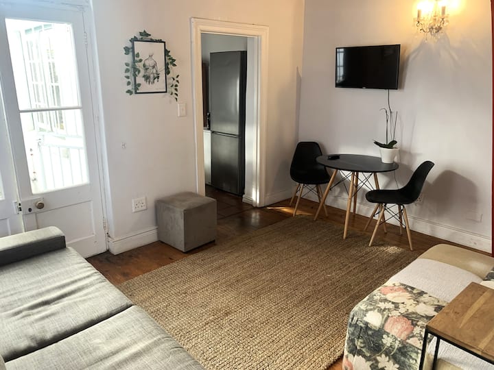 Cheerful 2 Bedroom - Stellenbosch