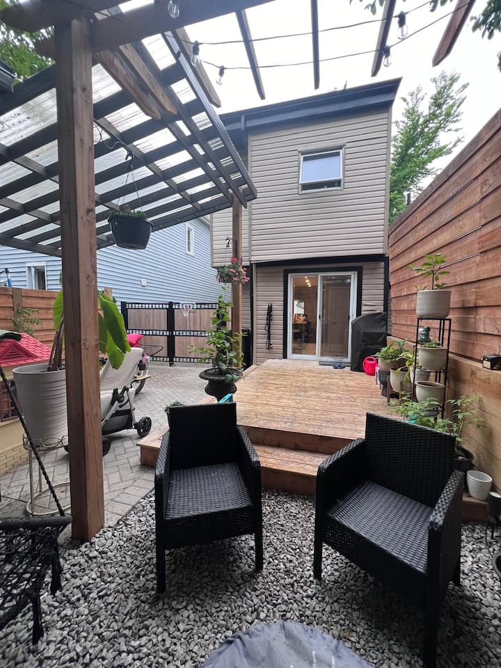 Cute Family Home In Leslieville Parking & No Fees - Toronto, ON
