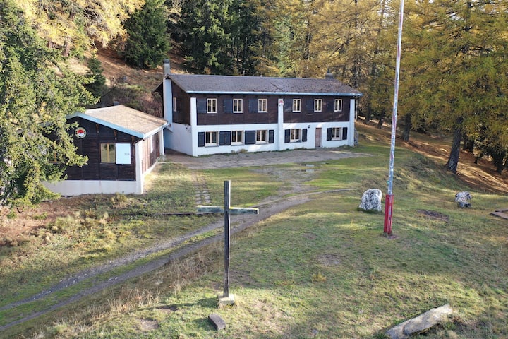 Cabane Dans Les Alpages De Crans-montana - Sion