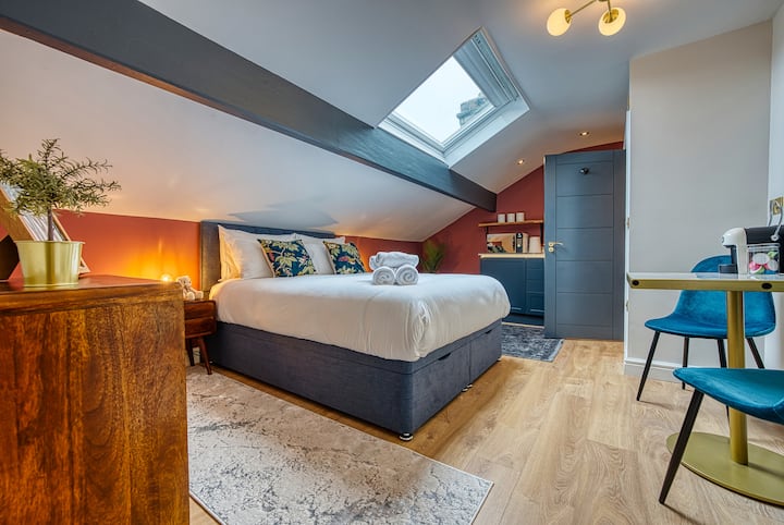 Haworth Heights - Emma And Shirley - Haworth