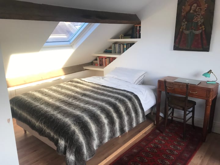 Large Sunny Attic Room With Ensuite In Newcastle. - 泰恩河畔紐卡素