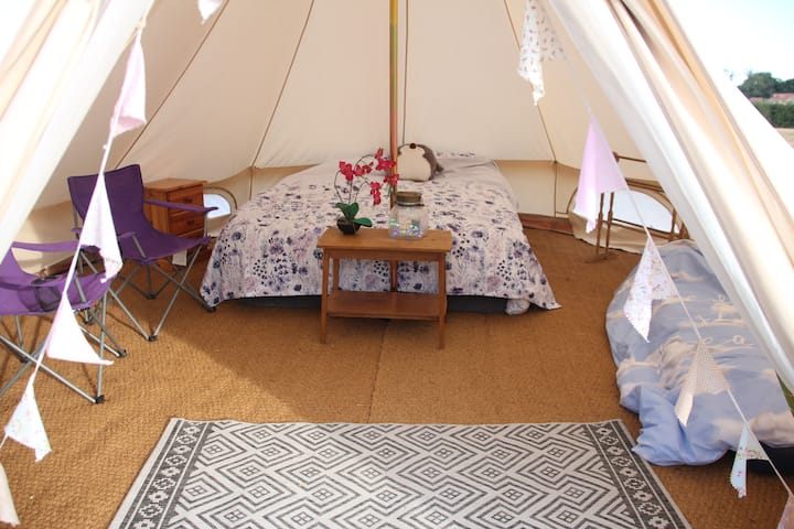 Cosy Belltent, Kingsize Airbed, Quiet Location - Battle