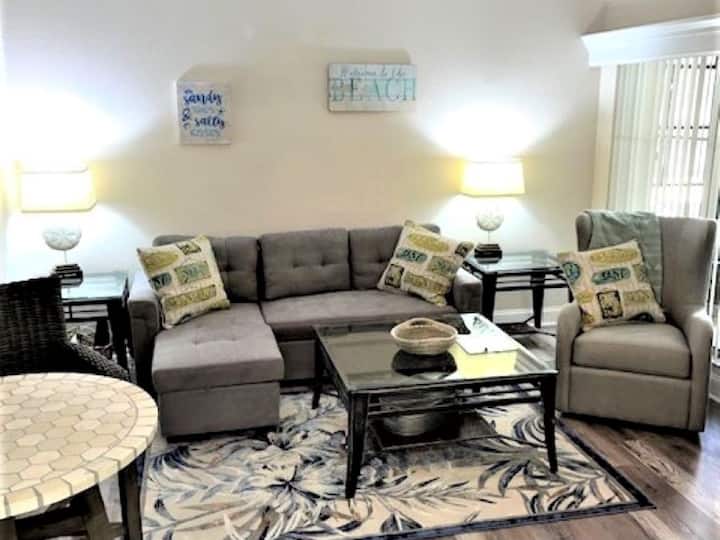 1br-sleeps 2-walk To Madeira Beach/restaurants - Madeira Beach, FL