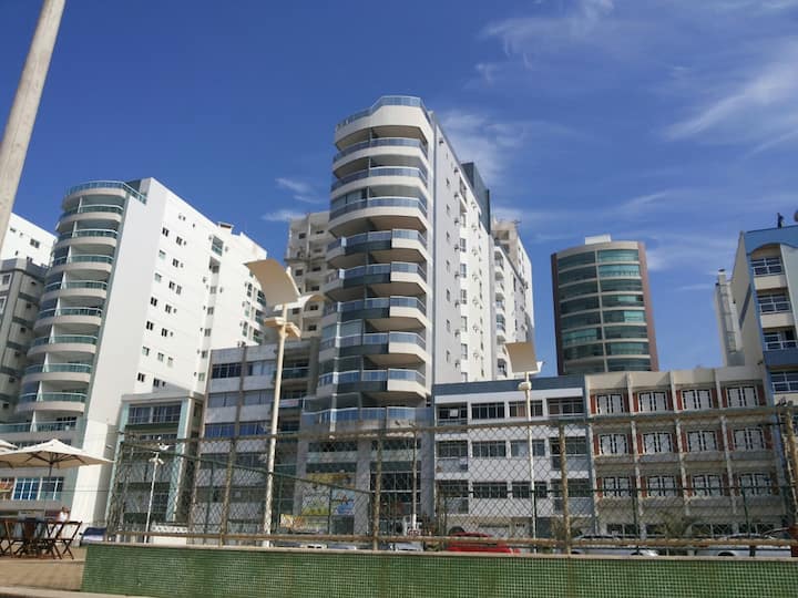 Ap Maravilhoso Com Vista Parcial, Prédio Beira Mar - Guarapari