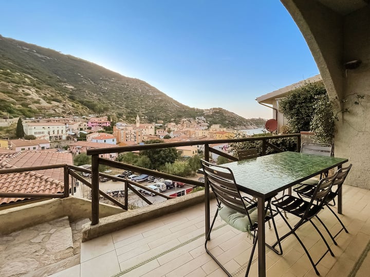 House With Terraces And Parking In Giglio Porto - Isola del Giglio