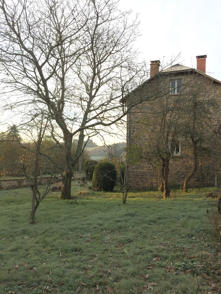 Peaceful Country Farmhouse - Haute-Vienne