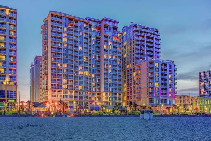 Two Bedroom At The Stunning Oceanaire Resort! - Virginia Beach, VA
