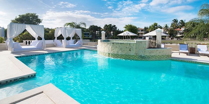 Six Bedroom Villa With Private Pool In A Resort - Puerto Plata