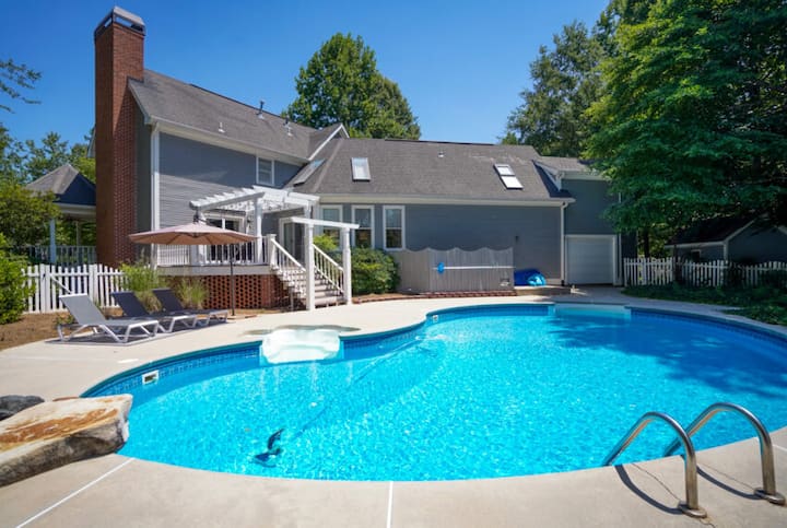 Peachtree City Charmer With Pool! - Peachtree City, GA
