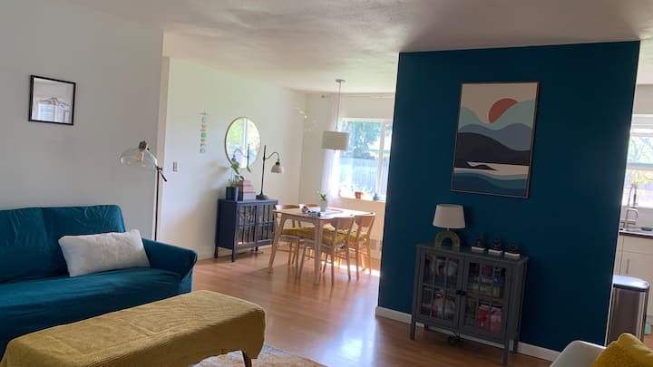 Cheerful 2 Bedroom Home With Private Back Yard. - バンクーバー, WA