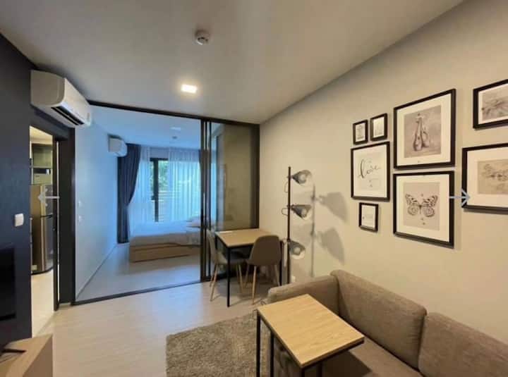 Cozy Room Near Bts Punnawithi - Thailand