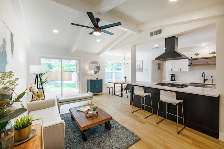 Charming Fully Equipped 4 Br In South Austin - オースティン, TX
