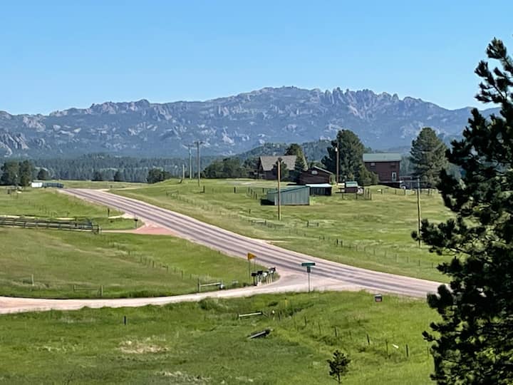Incredible Black's Hills View Comfortable For Fam - Custer