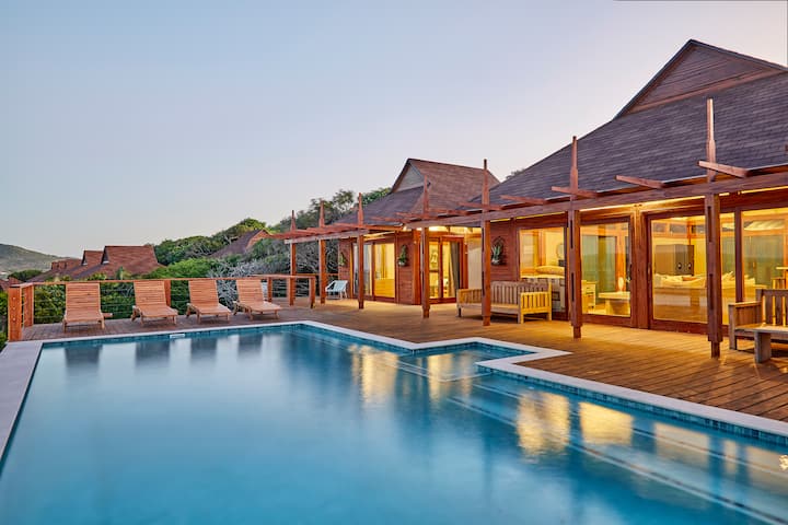 Aloha 10 I 4bed Villa With Stunning Sea View Pool - Mozambique
