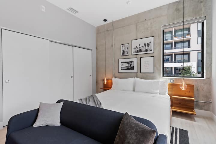 Pretty Rola #305 Designer Apt. - Fort Lauderdale, FL