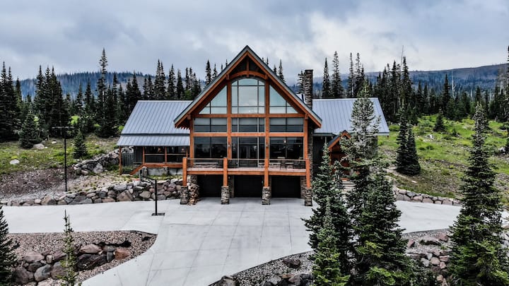 Sleeps 28- Mountain Getaway With Swim Spa - Brian Head, UT