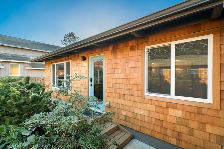 Manzanita- 3 Min Walk Beach, Park, Shops #50340 - Manzanita, OR