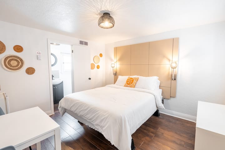 Lakeside Motel #4 - Paddle Board Rentals Available - Port Franks