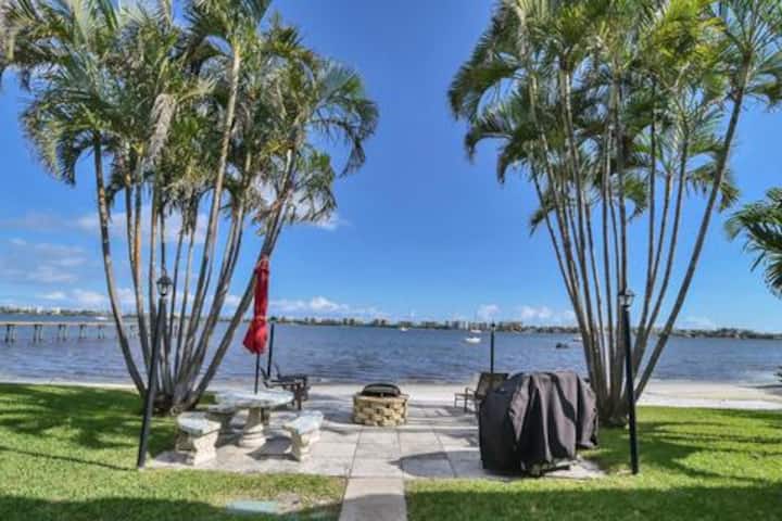 Palm Springs Resort Private 4 Bdrm 2 1/2 Bath Home - Lake Worth Beach