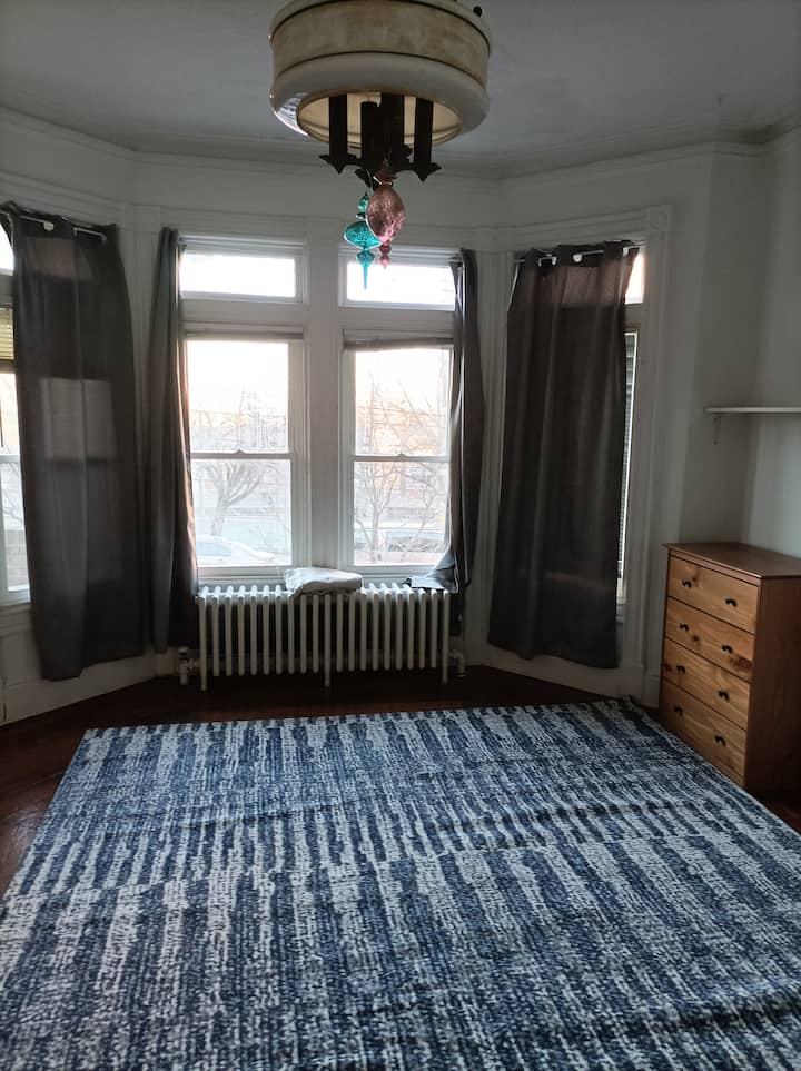Large Private Room, Walk To Ferry - Staten Island, NY