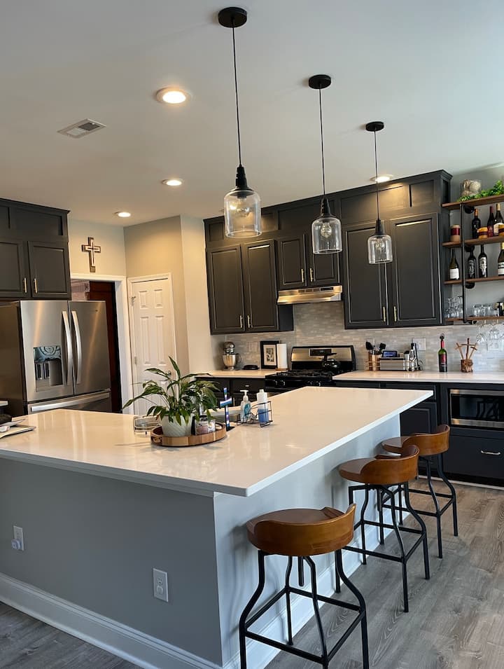 Cheerful 4 Bedroom + Bonus W/hot-tub And Fire Pit - Ballantyne - Charlotte