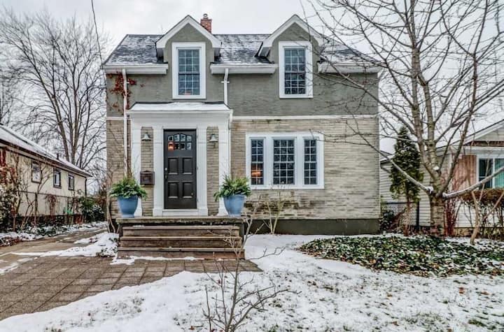 Ridley College Corner-cheerful 3 Bedroom Home - Niagara-on-the-Lake