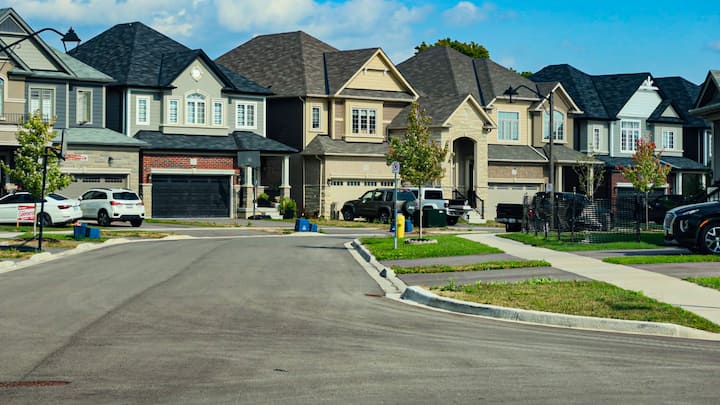 Friendly Neighborhood Garden Avenue Hwy 403 - Brantford, ON