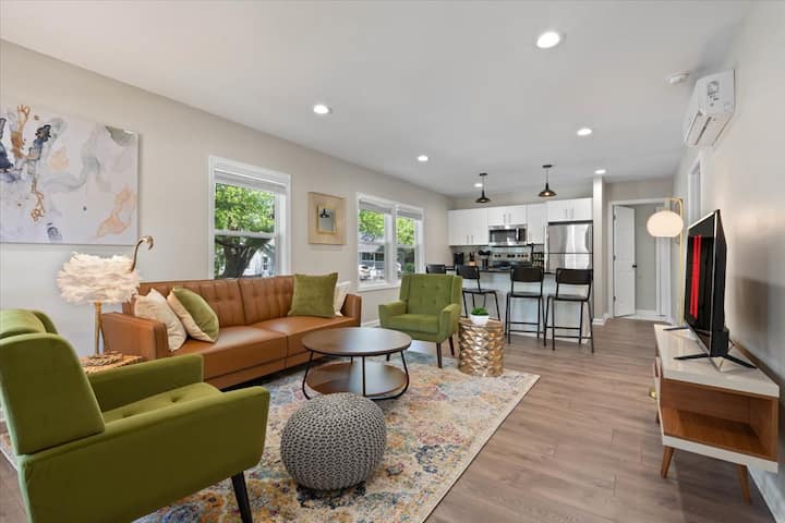 2 Bedroom Private Unit In Duplex - 30 Day Minimum - Kansas City, KS