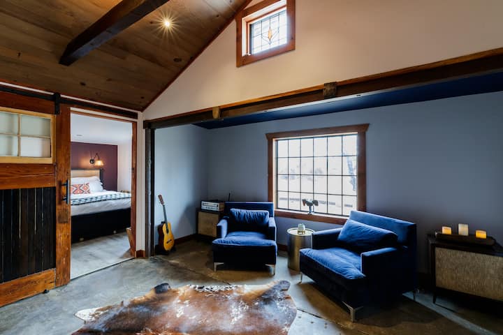 Luxury Cabin Retreat | J Tree Icehouse | Hot Tub - Yucca Valley, CA