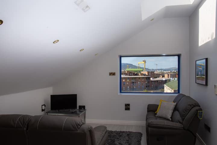 Modern 2 Bedroom Flat With Amazing View Of Belfast - Belfast