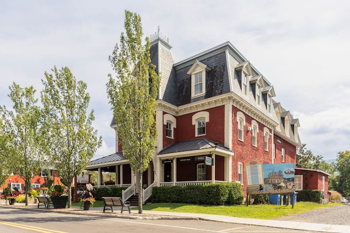 871 Shefford Suite 206 - Granby