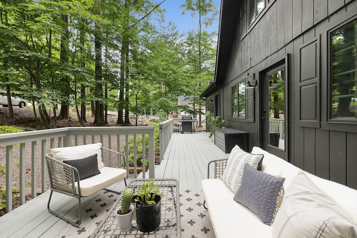 Calming, Charming Cabin In The Poconos - Lake Ariel, PA