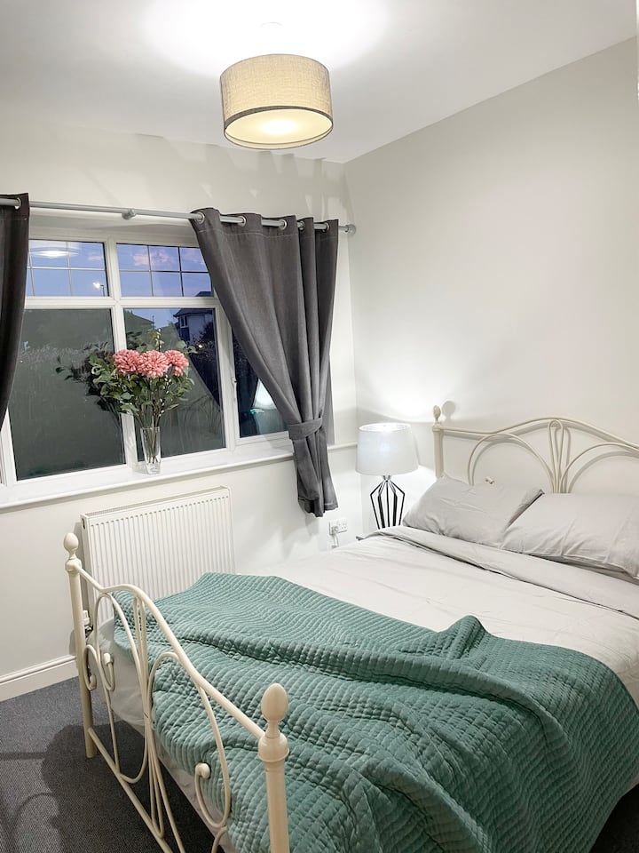 Cute, Modern 1 Bed Apt W/ Enclosed Outside Seating - Harrogate