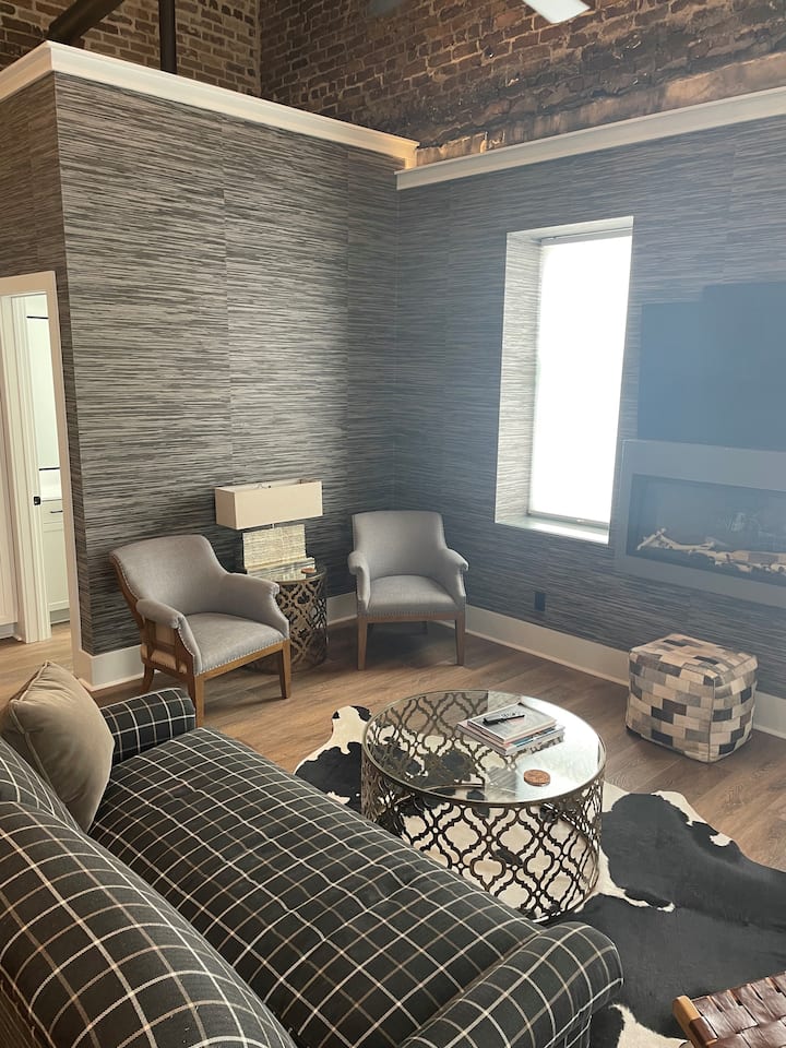 Private Rooftop-executive Condo-2 Bedroom - Greenville, NC