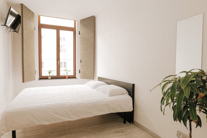 Charming & Central Retreat, Your Cozy Home Away - Bruselas