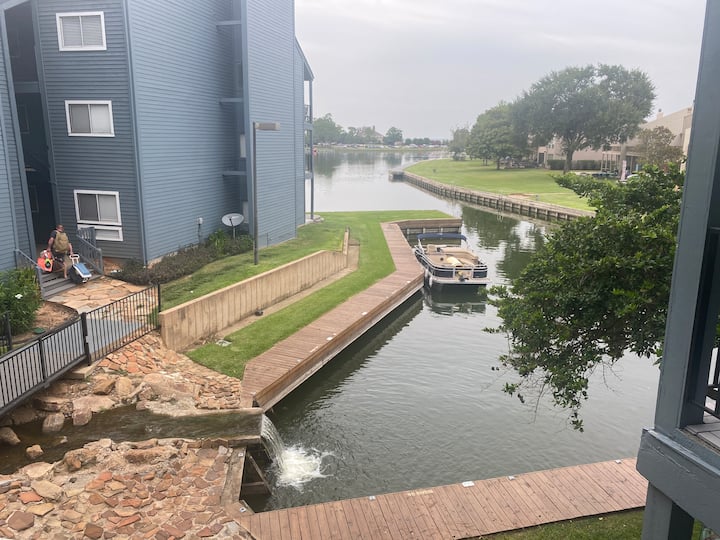 Tranquility On The Lake-condo With Waterfrontview - Conroe, TX