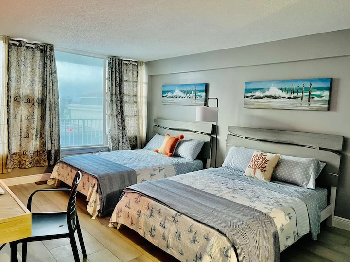 Beautiful And Modern Beach Front Loft - Daytona Beach, FL