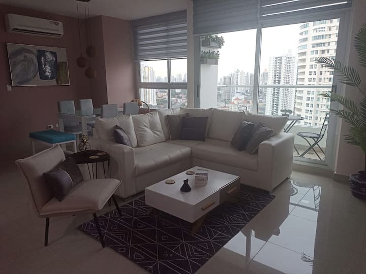 Excelentes Vistas Y Buena Ubicación - Panama City