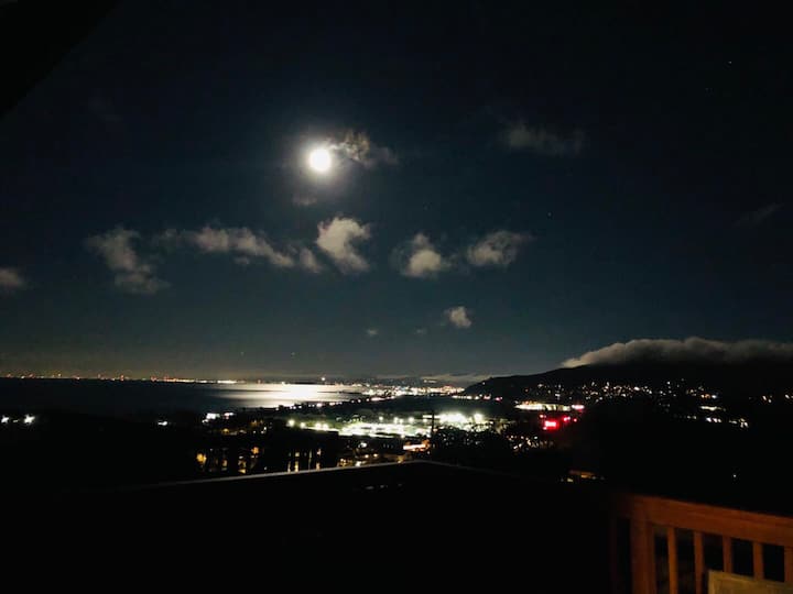 Cozy 2 -Bedroom House With Beautiful Bay View - San Francisco, CA