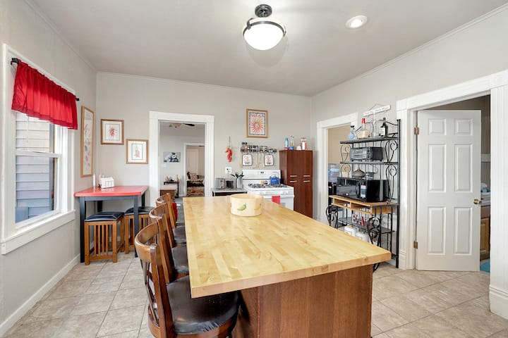 Cozy 2 Bedroom In Oshkosh - Oshkosh, WI