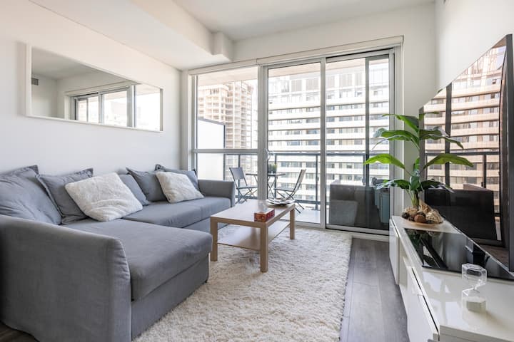 Modern 2 Bedrooms Luxury Condo Heart Of Downtown - Toronto