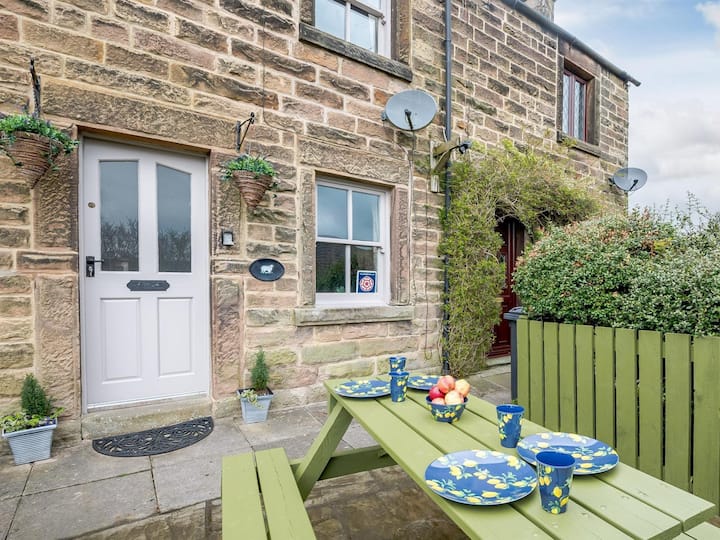 Beautiful Georgian Cottage Overlooking Bakewell - Bakewell